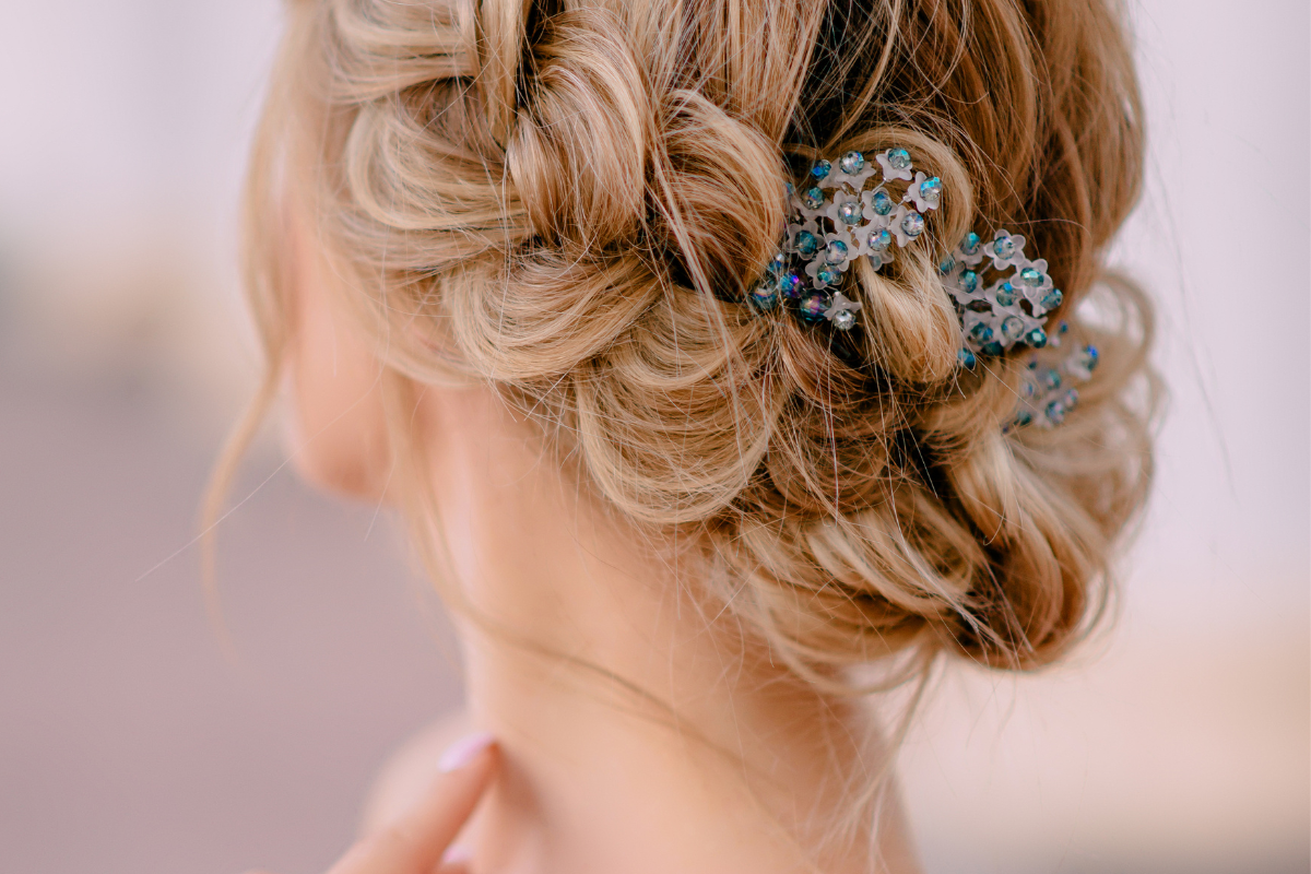 VARIETY OF HAIR UP STYLES COURSE - HB Academy